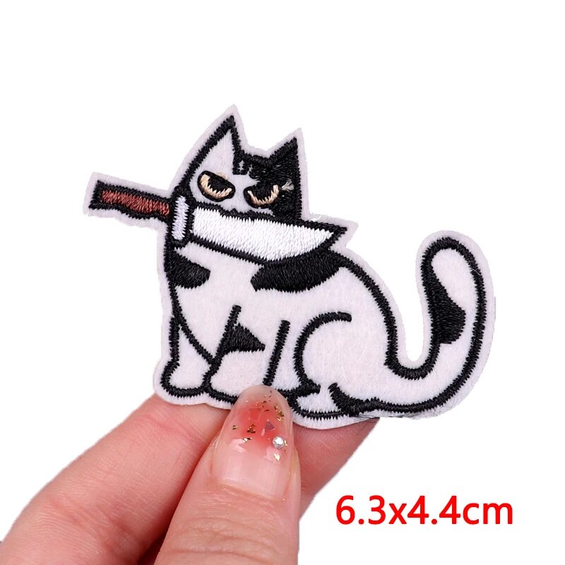 Нашивка на одежду Белый кот с мечом, 6.3x4.4 см, PE8040CT