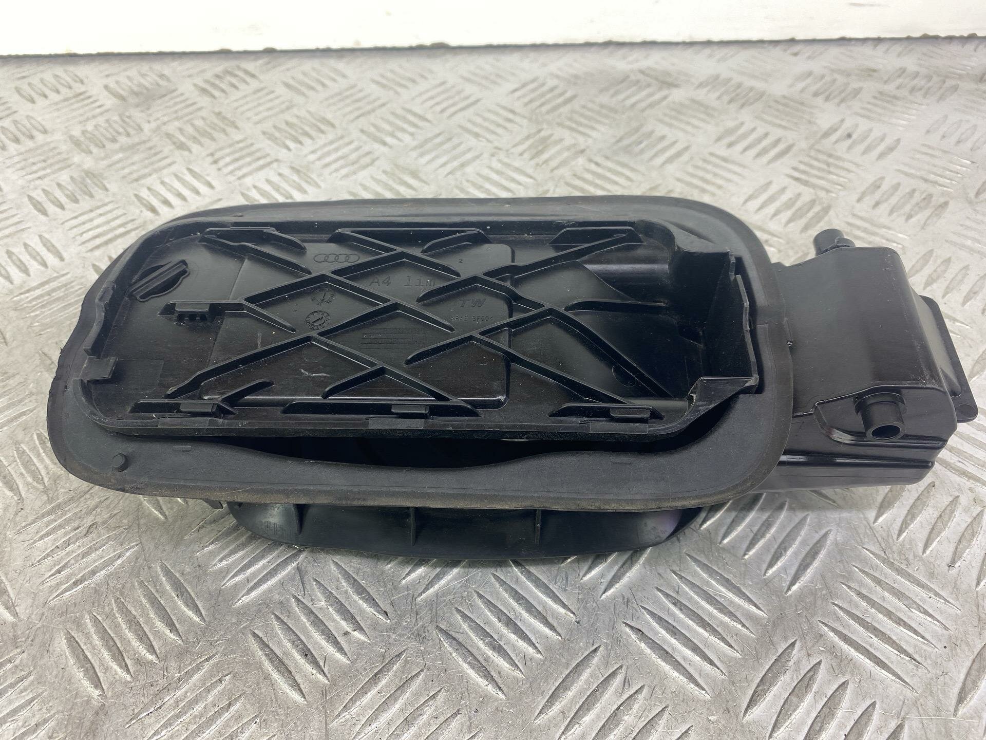 Лючок топливного бака Audi A4 B9 2017 8W0809906