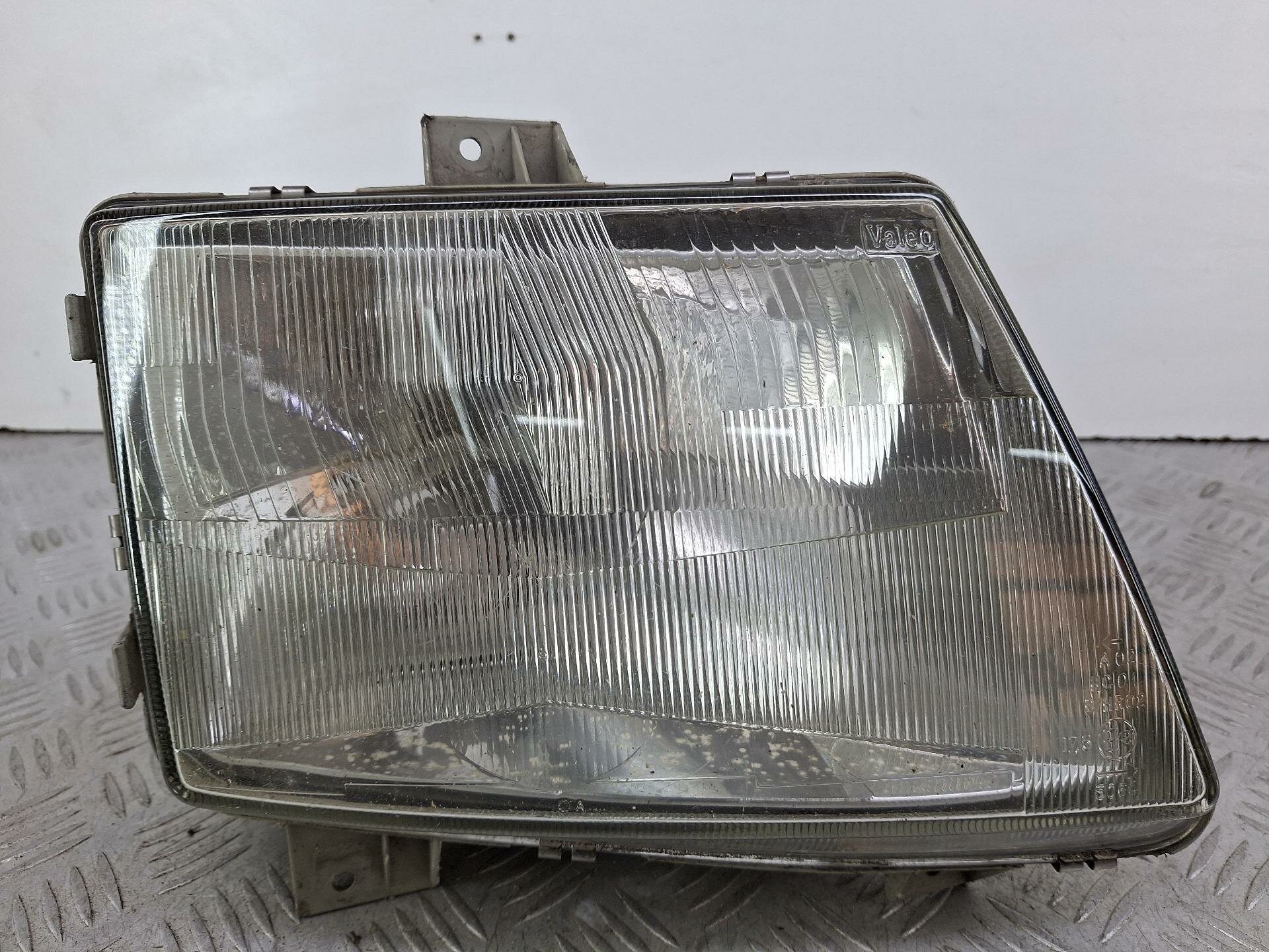 Фара правая Mercedes-Benz Vito W638 (1996 - 2003)