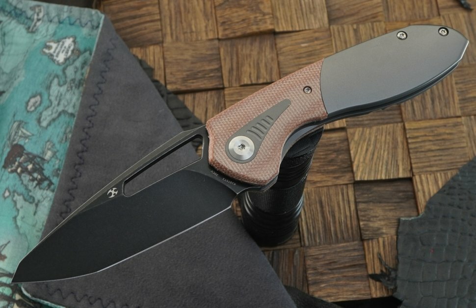 Складной нож Kansept Knives Thoth, сталь CPM 20CV, BW, рукоять титан/коричневая микарта