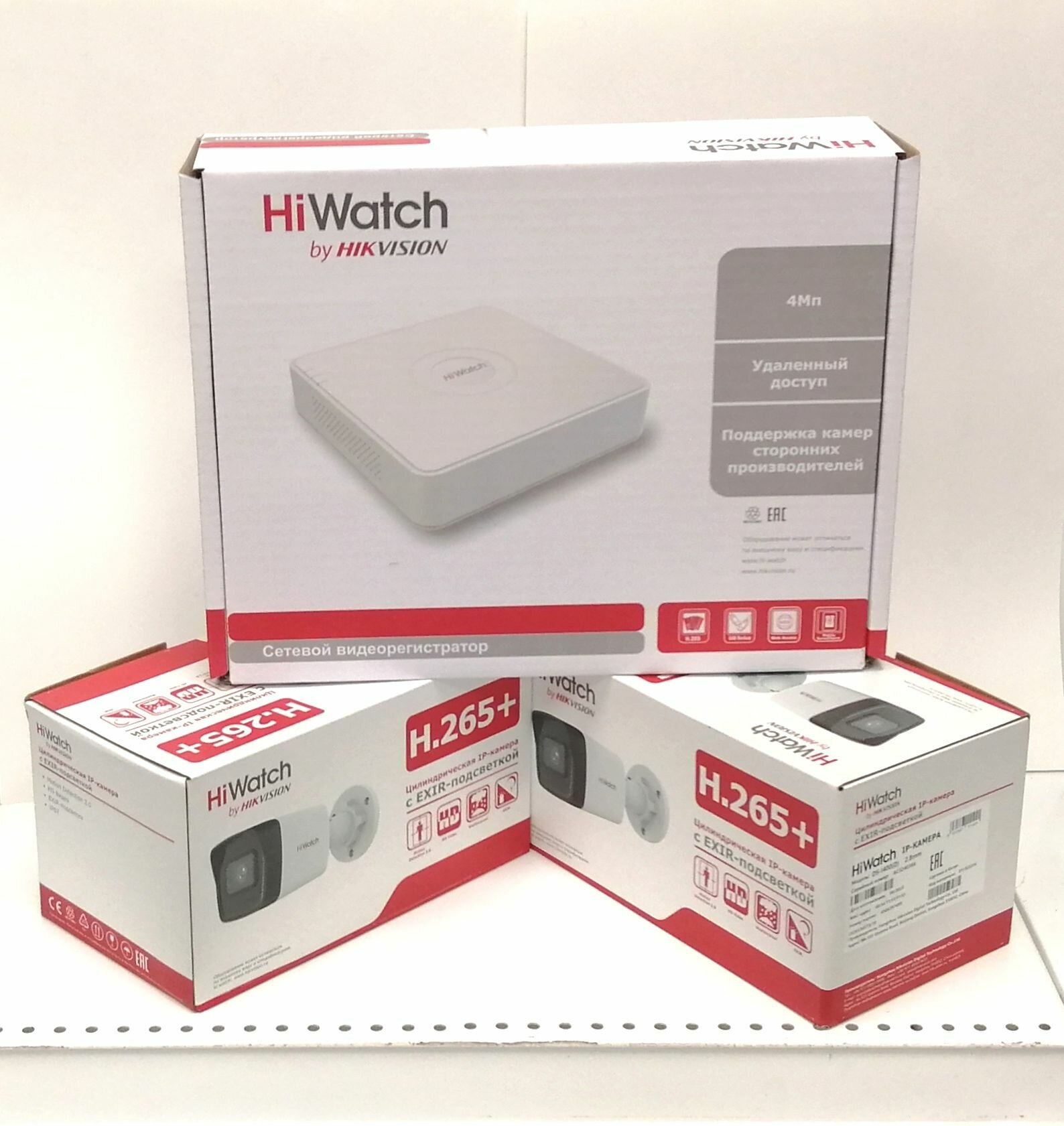Комплект IP видеонаблюдения Hiwatch 4Мп, DS-N208(C)+DS-I400(D)