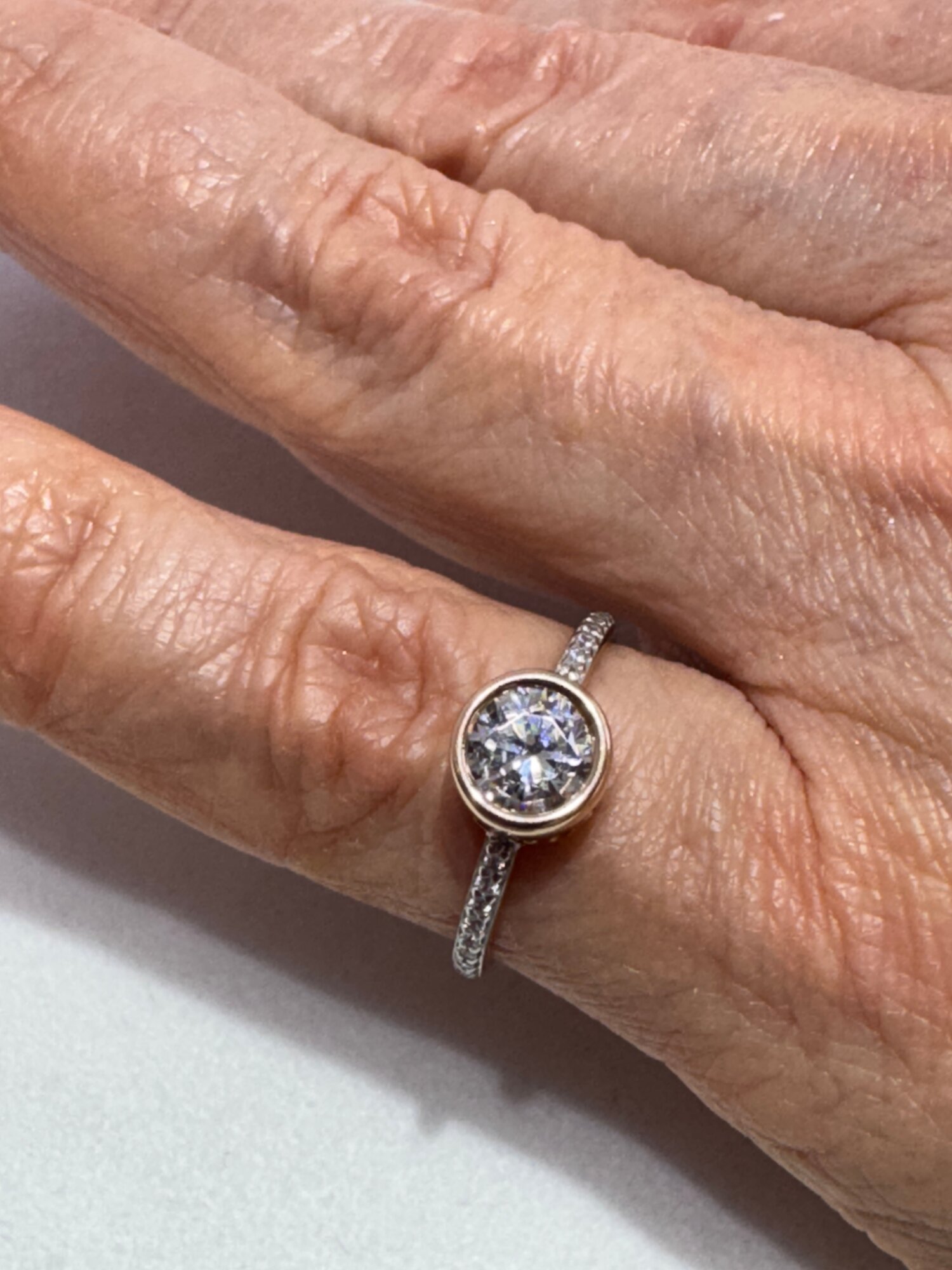 Кольцо на фалангу Diamant, красное золото, 585 проба, родирование, фианит, размер 17, ширина 2 мм, бесцветный — фото 1