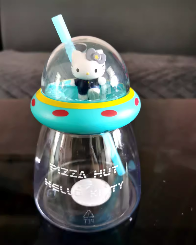 Музыкальная шкатулка 2023 KFC Sanrio с персонажами Куроми, Хелло Китти, Синаморолл и Помпомпурин стакан для воды с