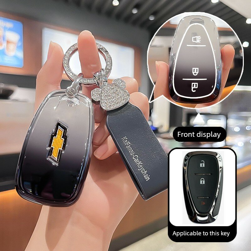 Ключевой чехол Chevrolet Spark с 3 кнопками, рогом и брелоком с головой медведя и стразами в градиентном черном цвете