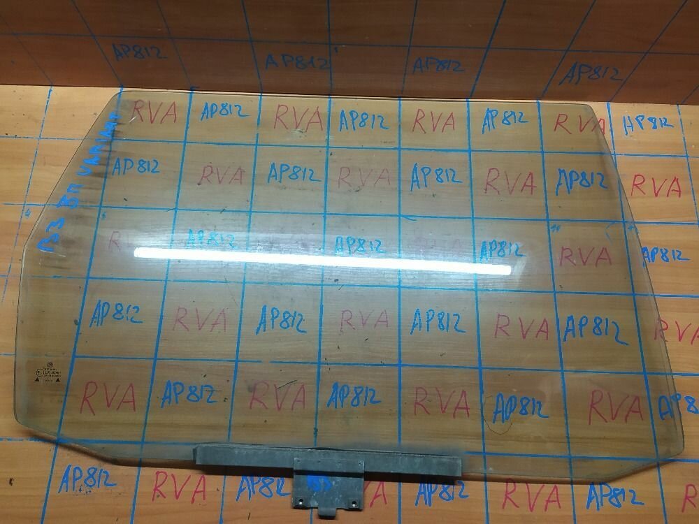Стекло двери заднее правое Фольксваген Пассат Б3 Б/У с пробегом