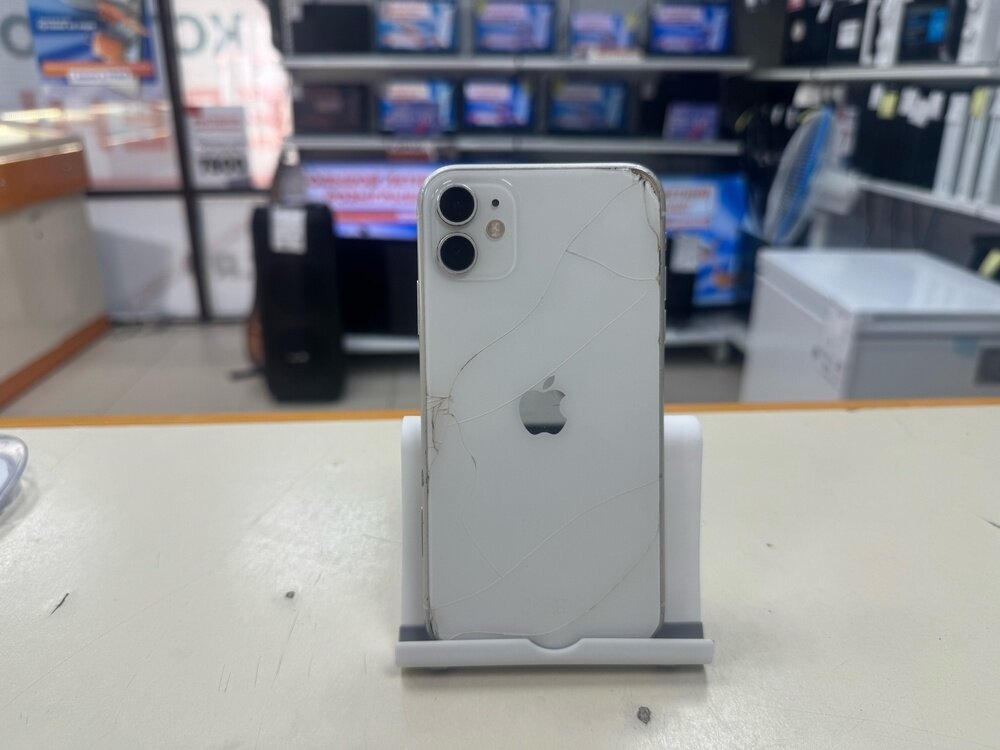 Смартфон Apple iPhone 11, 64GB, WiFi, NFC, ,белый,Б/У