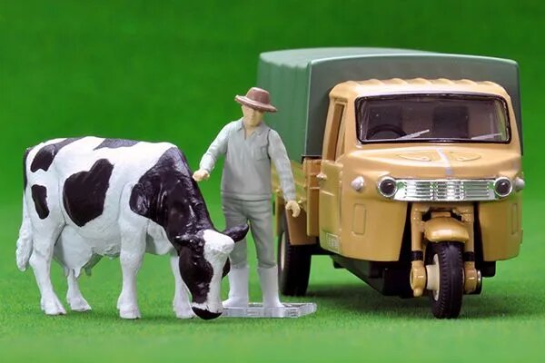 Tomytec TLV 1:64 LV-12d With Daihatsu CO10T (Tea) figure Коллекционная машинка