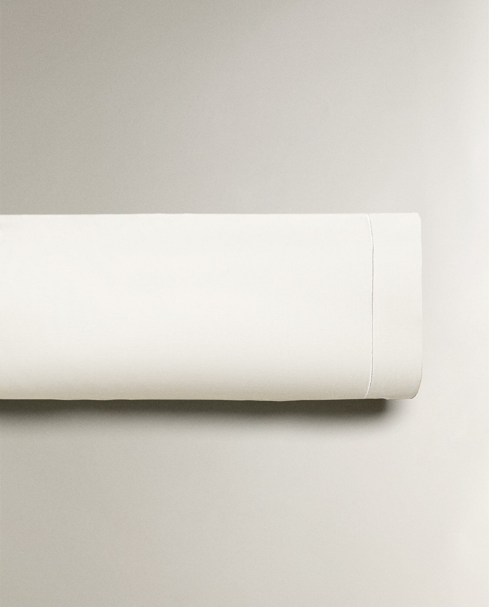 Атласная наволочка с отделкой (300 нитей на дюйм), 50 x 75 cm , bright white new naive rg. Бренд - Zara Home