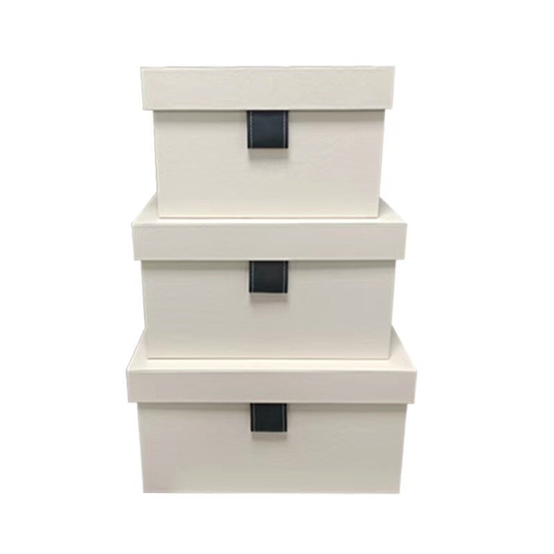 Бежевая кожаная коробка с черной застежкой, средняя 36x25x20 см для полок