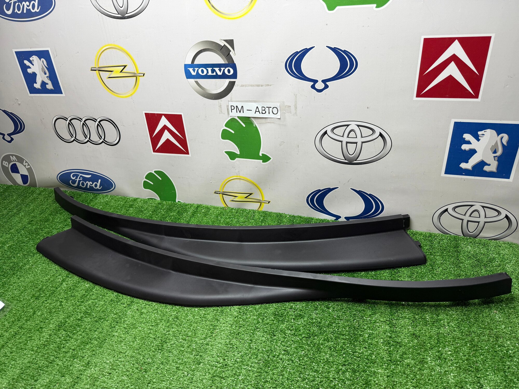 Губа юбка спойлер переднего бампера резиновая Opel ASTRA J 2012-2015 5-дверка