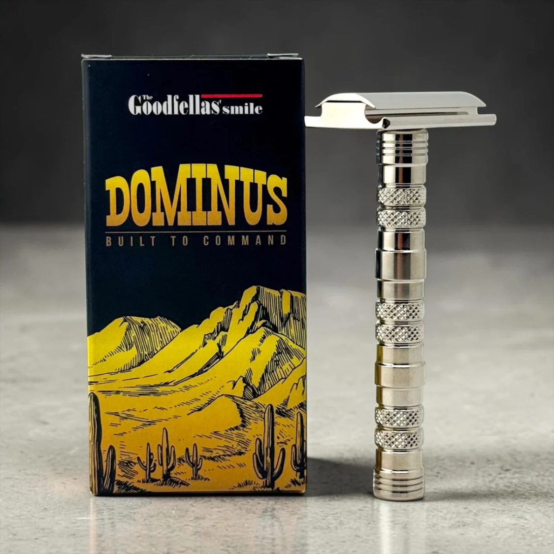 Т-образная бритва с закрытым срезом The Goodfellas' Smile Dominus