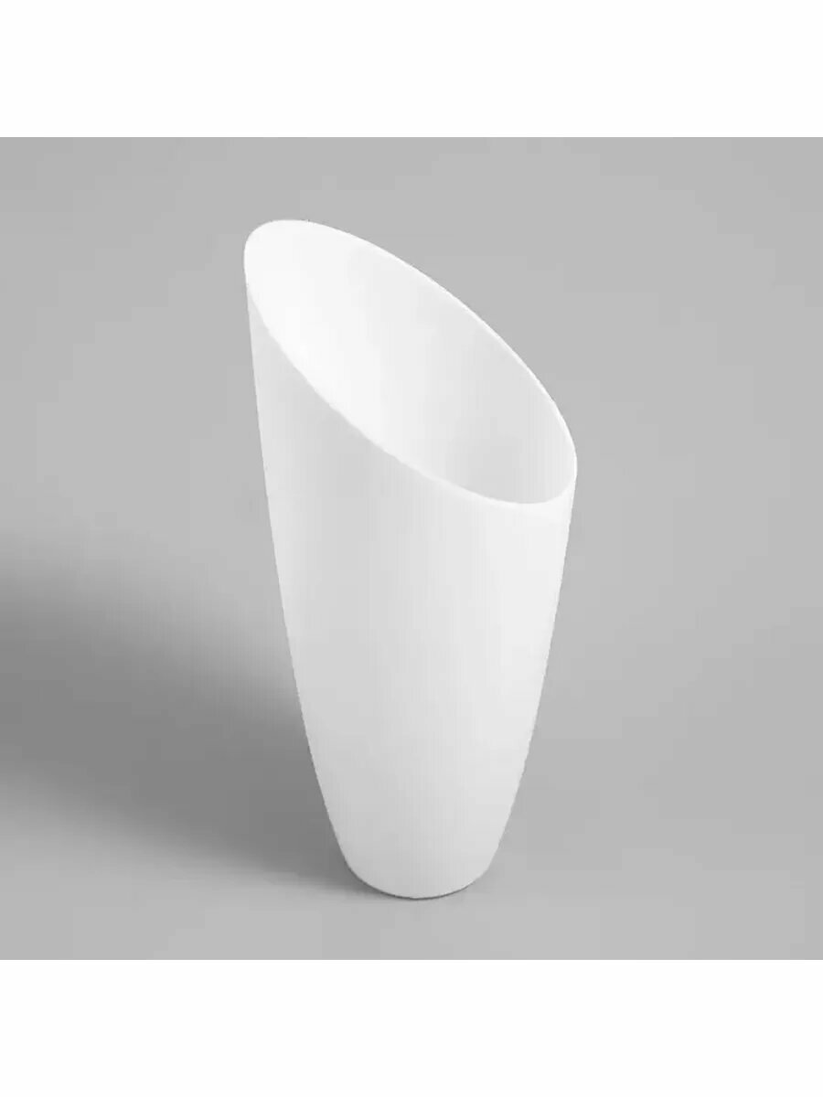 Стильный белый плафон с цоколем E27