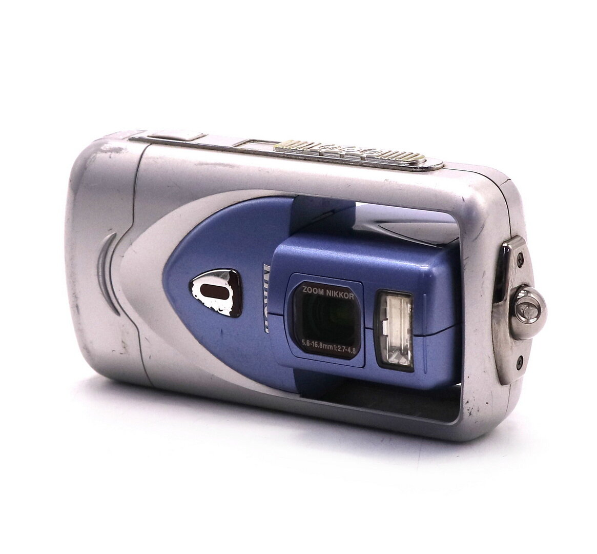 Цифровая компактная фотокамера Nikon Coolpix 2500