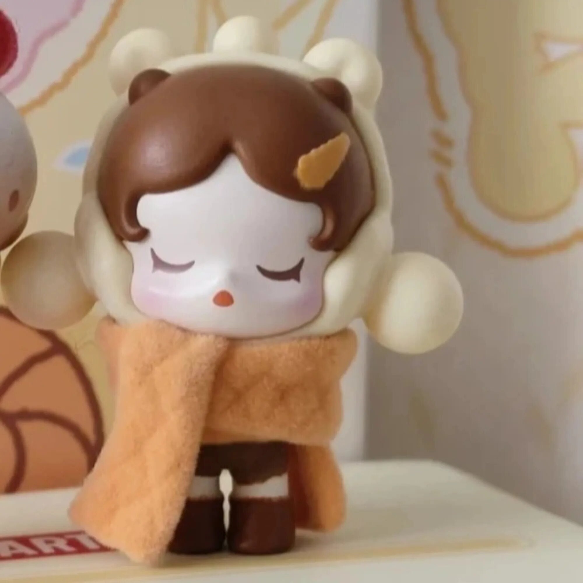 POP MART Pop Bean Fluffy&Cozy C, бежевый
