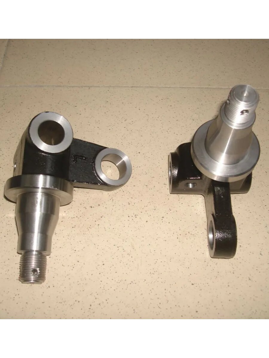 Кулак поворотный TCM FD10 15T13 FHD15-18T3 LH