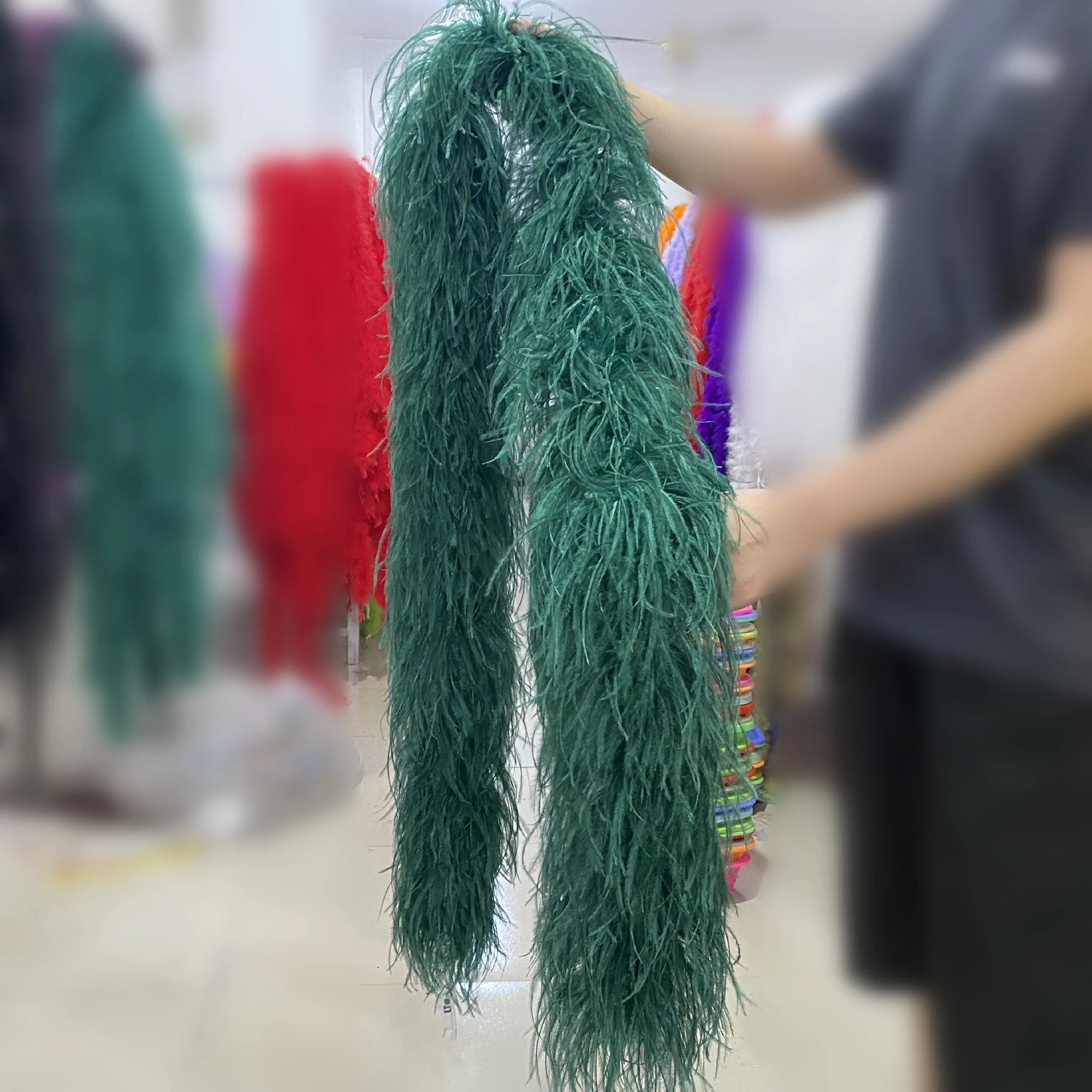 Изумрудный шарф из страусиных перьев 2M 6PLY