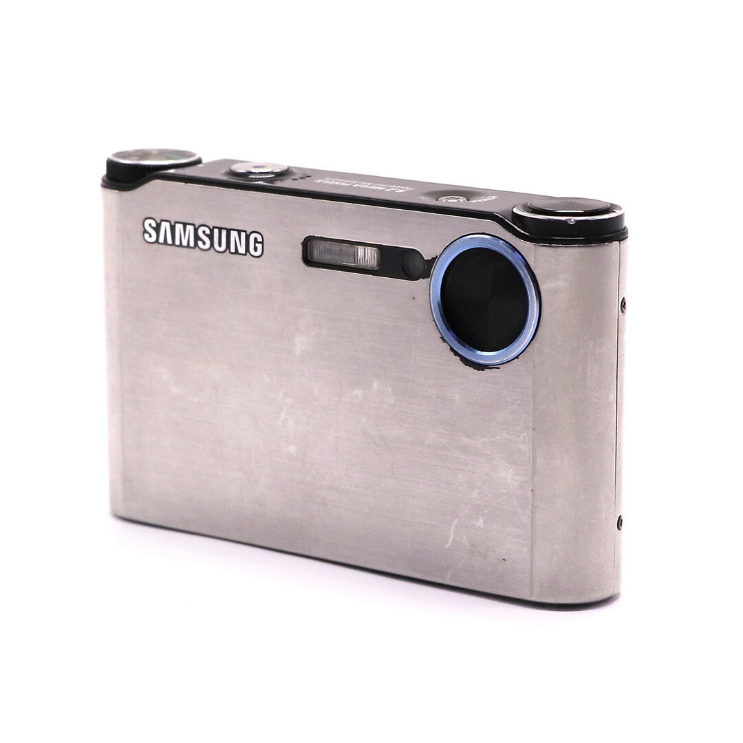 Камера цифровая компактная Samsung NV4 silver