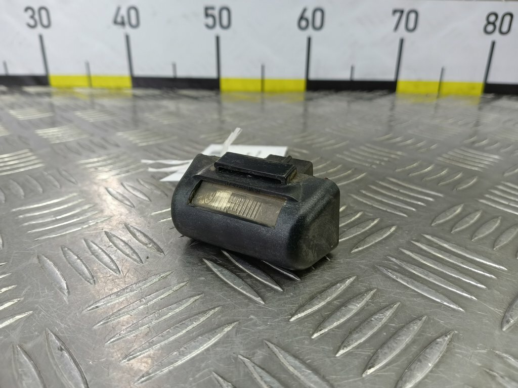 Фонарь номерного знака Б/У для FORD Tourneo Connect I (2002—2009) 1732840