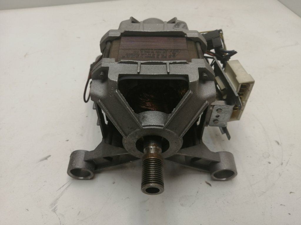 EWS105215A кт95 Двигатель 8 контактов для стиральной машины Electrolux EWS105215A б/у