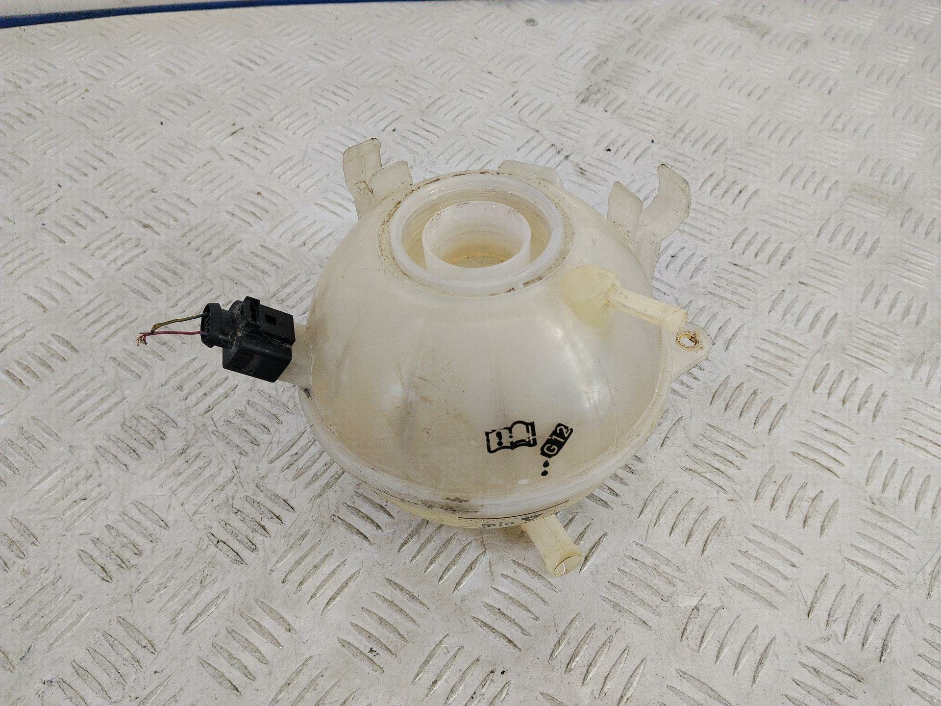 Бачок расширительный Volkswagen Passat B6 (2005 - 2010) 1K0121407A