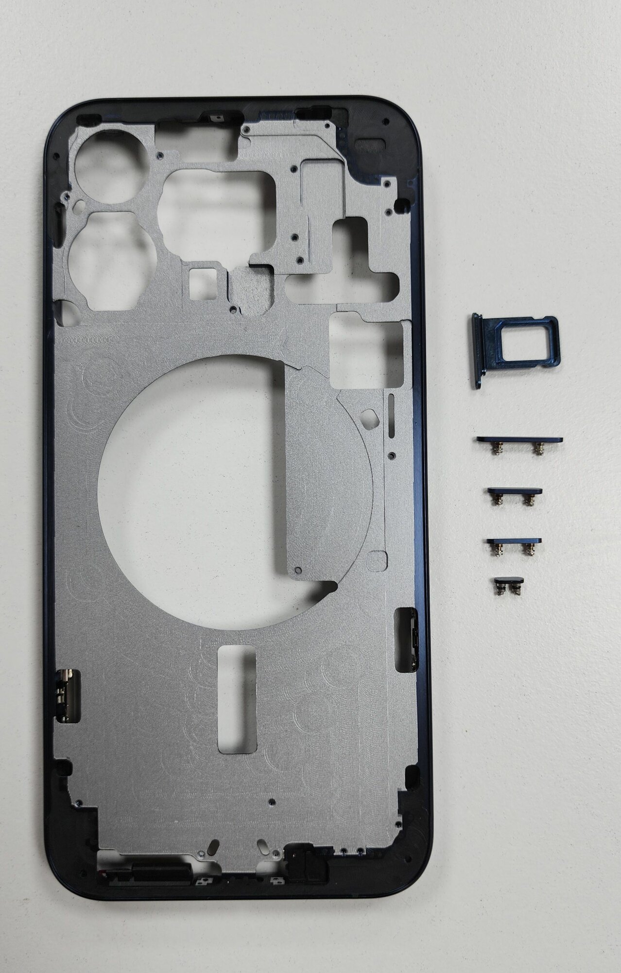 Средняя часть для iPhone 15 Pro Max , рамка корпуса, без крышки, без шлейфов, цвет Синий