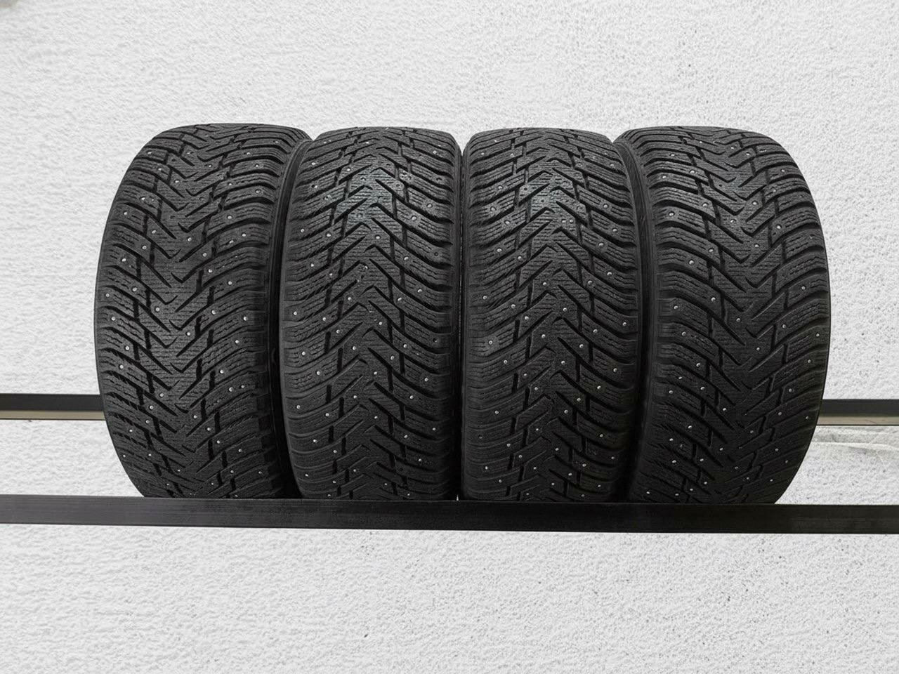 Комплект (4 шт) зимних БУ шин шипованные NOKIAN TYRES Hakkapeliitta 8 235/45 R18 20.0% износ PT0009944 TSB050976