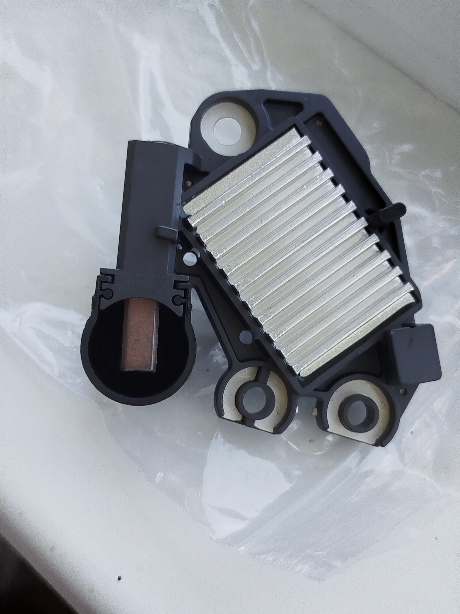 Регулятор генератора UTM RV1103A