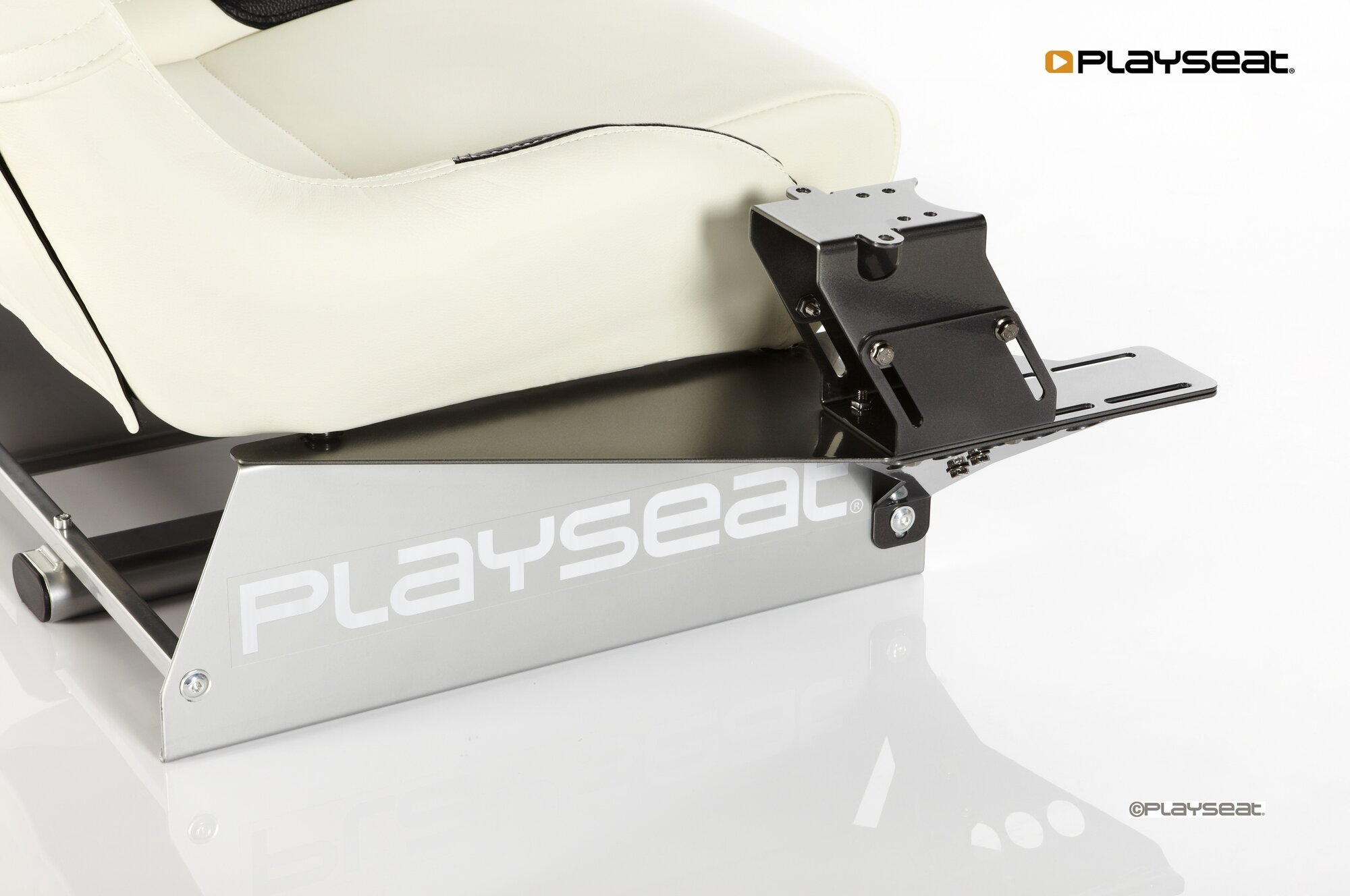 Держатель рычага переключения передач Playseat Gearshift holder PRO R. AC.00064