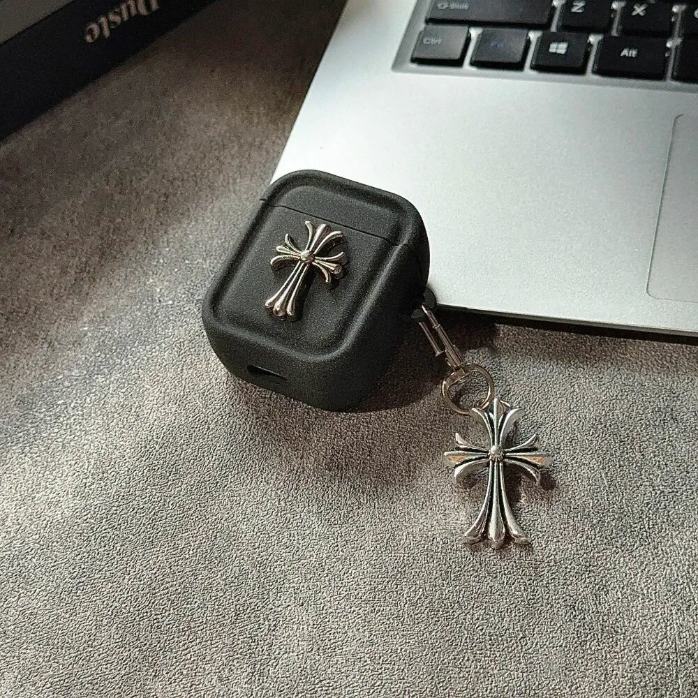 Чехол для AirPods Pro3 матовый серый в стиле Chrome Hearts