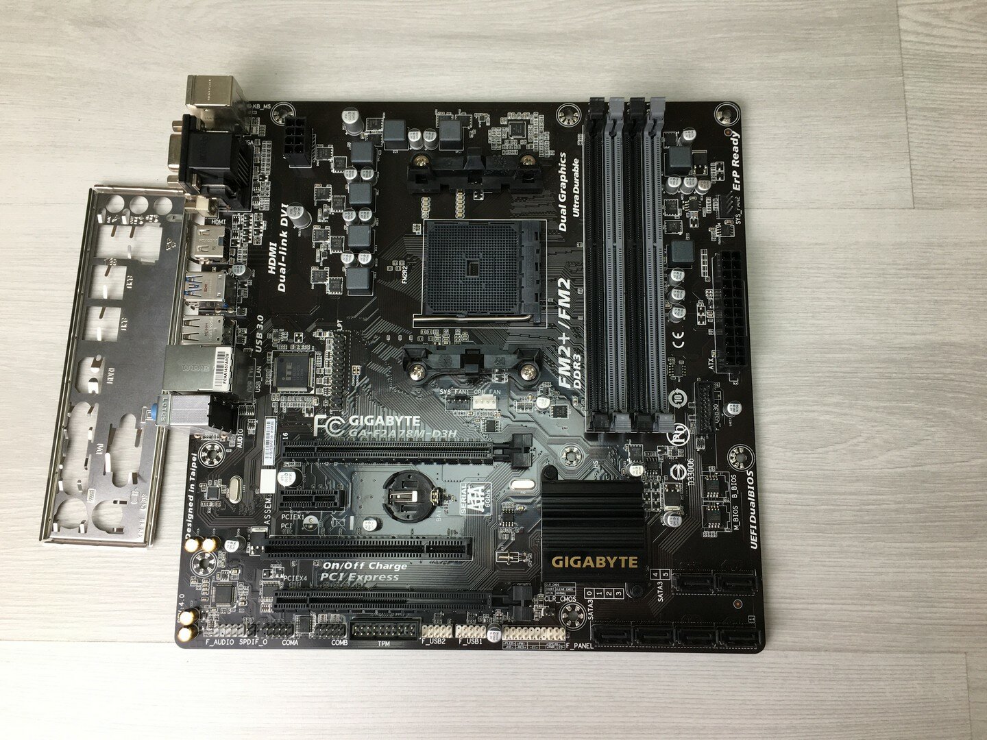 Материнская плата S-FM2+ GA-F2A78M-D3H REV:4.0, 4xDDR3/SATA/Sb/Lan/SVGA/DVI-D/HDMI/USB3.0/Sb/mATX