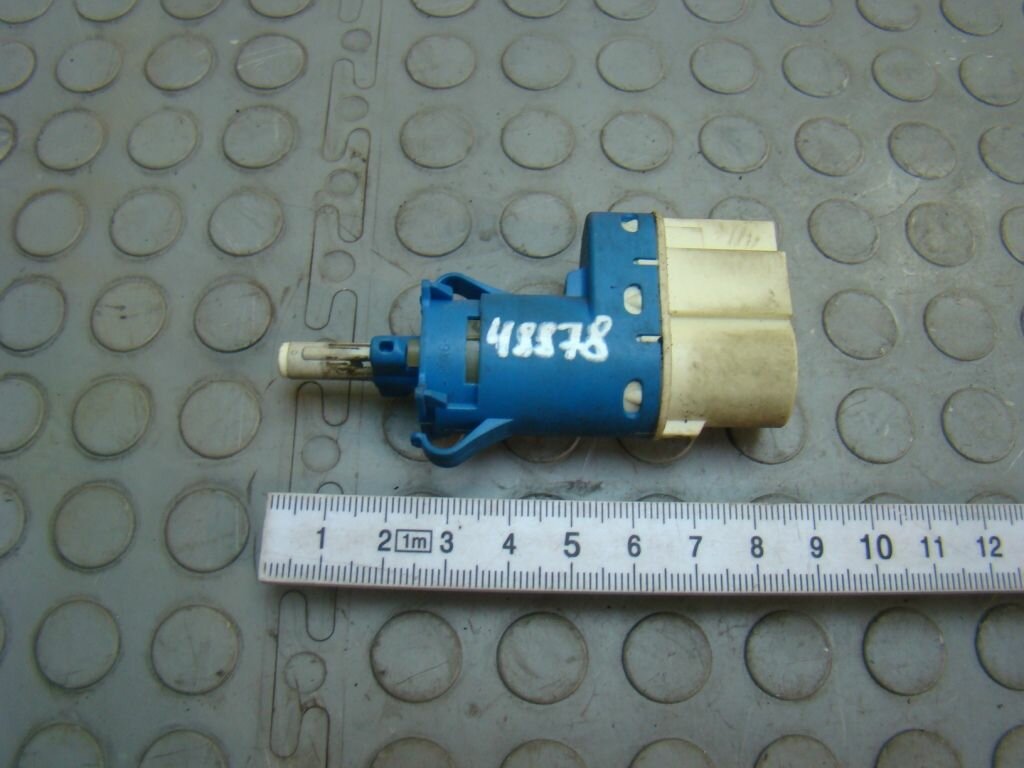 Датчик включения стопсигнала Ford Focus II 2005-2008 4832219 (с пробегом)