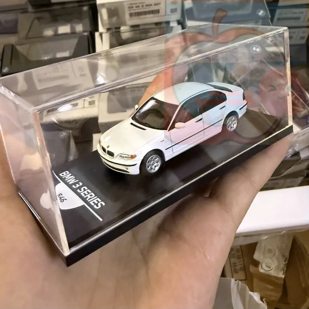 Металлическая модель BMW 3 серии 1:64