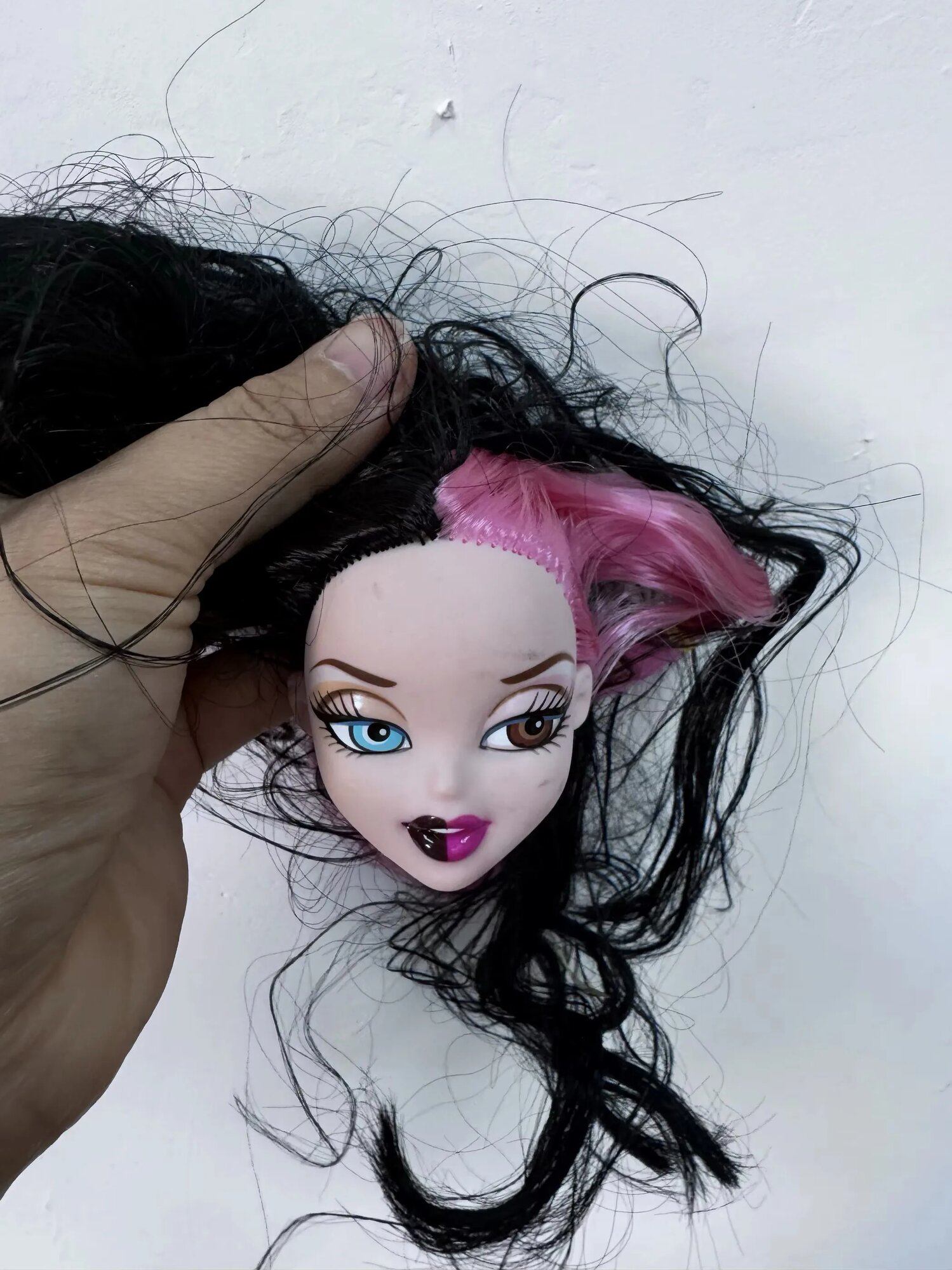 Кукла голова Bratz Monster High, синий цвет