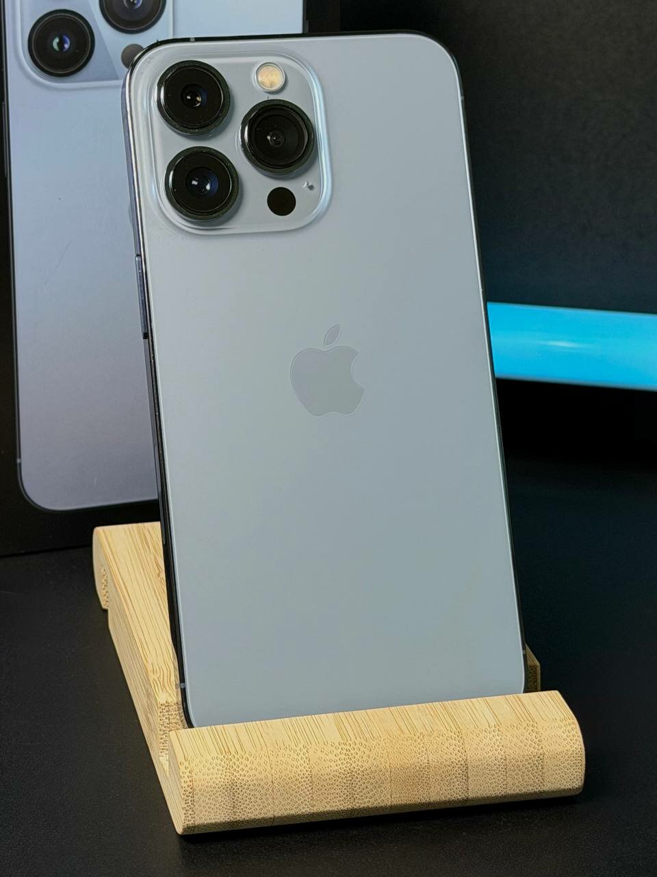 Смартфон Apple iPhone 13 Pro 256 ГБ, nano-SIM + eSIM, голубой