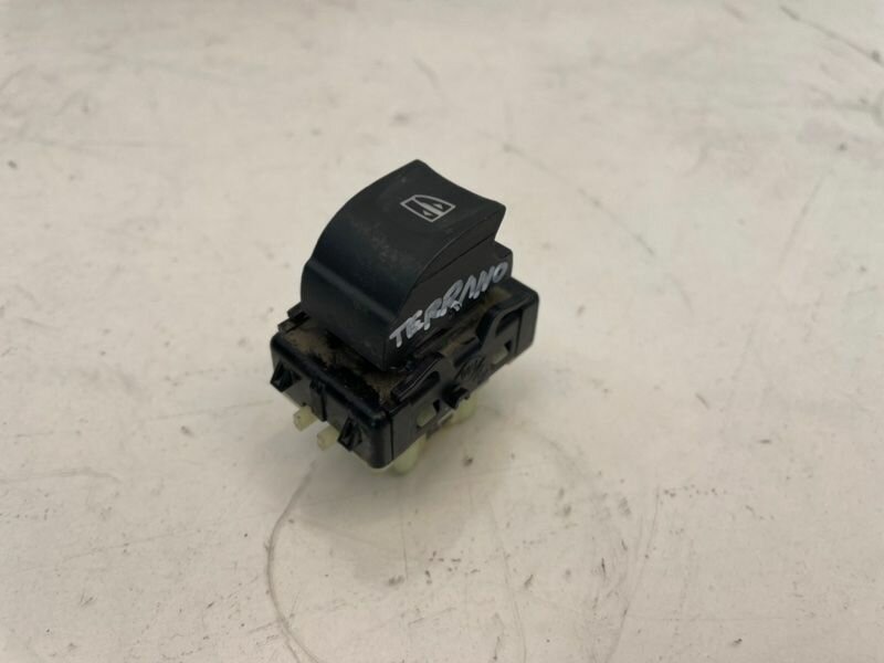 Кнопка стеклоподъемника Nissan Terrano 2017 254218614R D10 F4RE410, задняя левая (с пробегом)