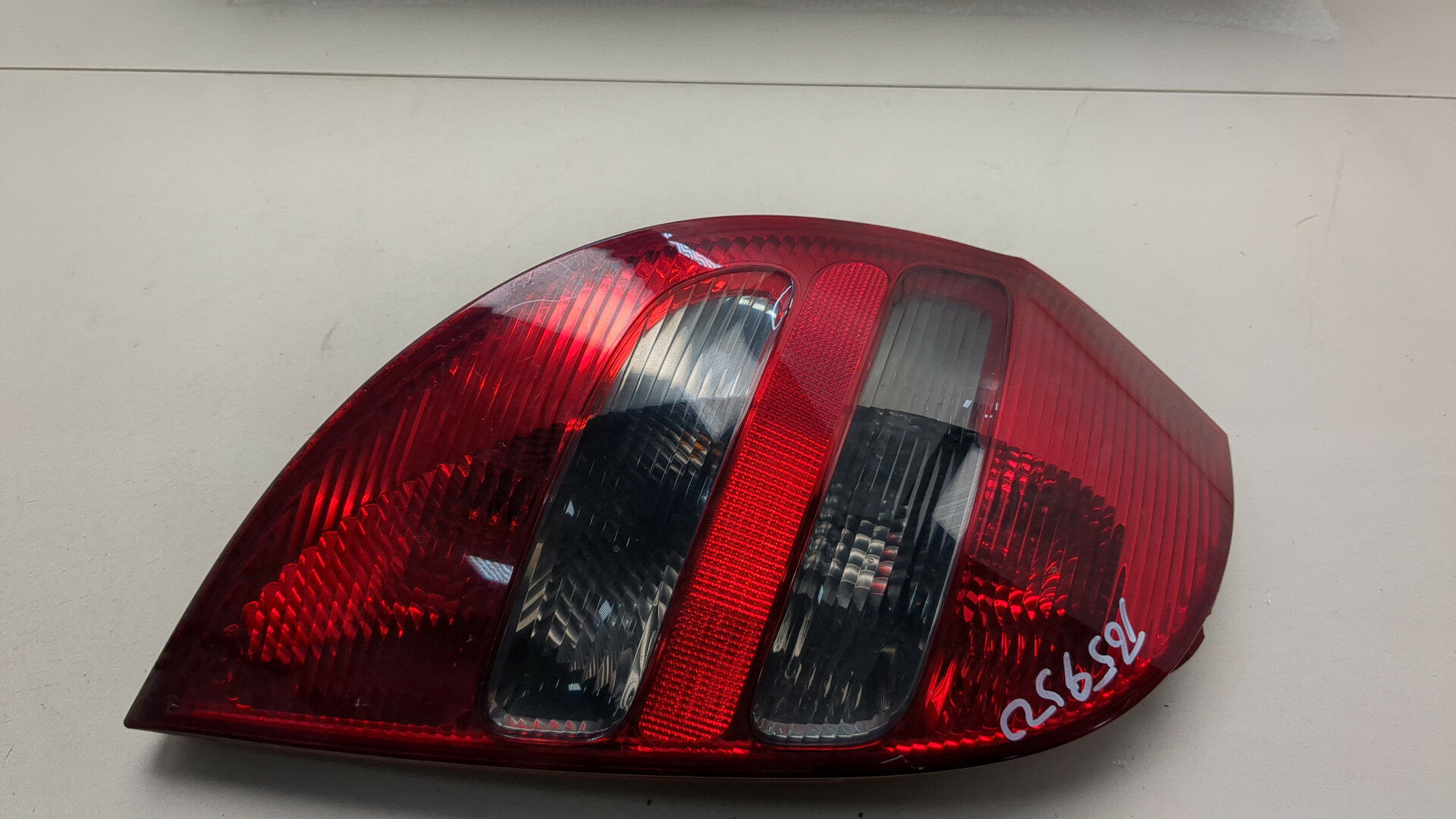 Фонарь (задний) левый Mercedes A W169 Б/У