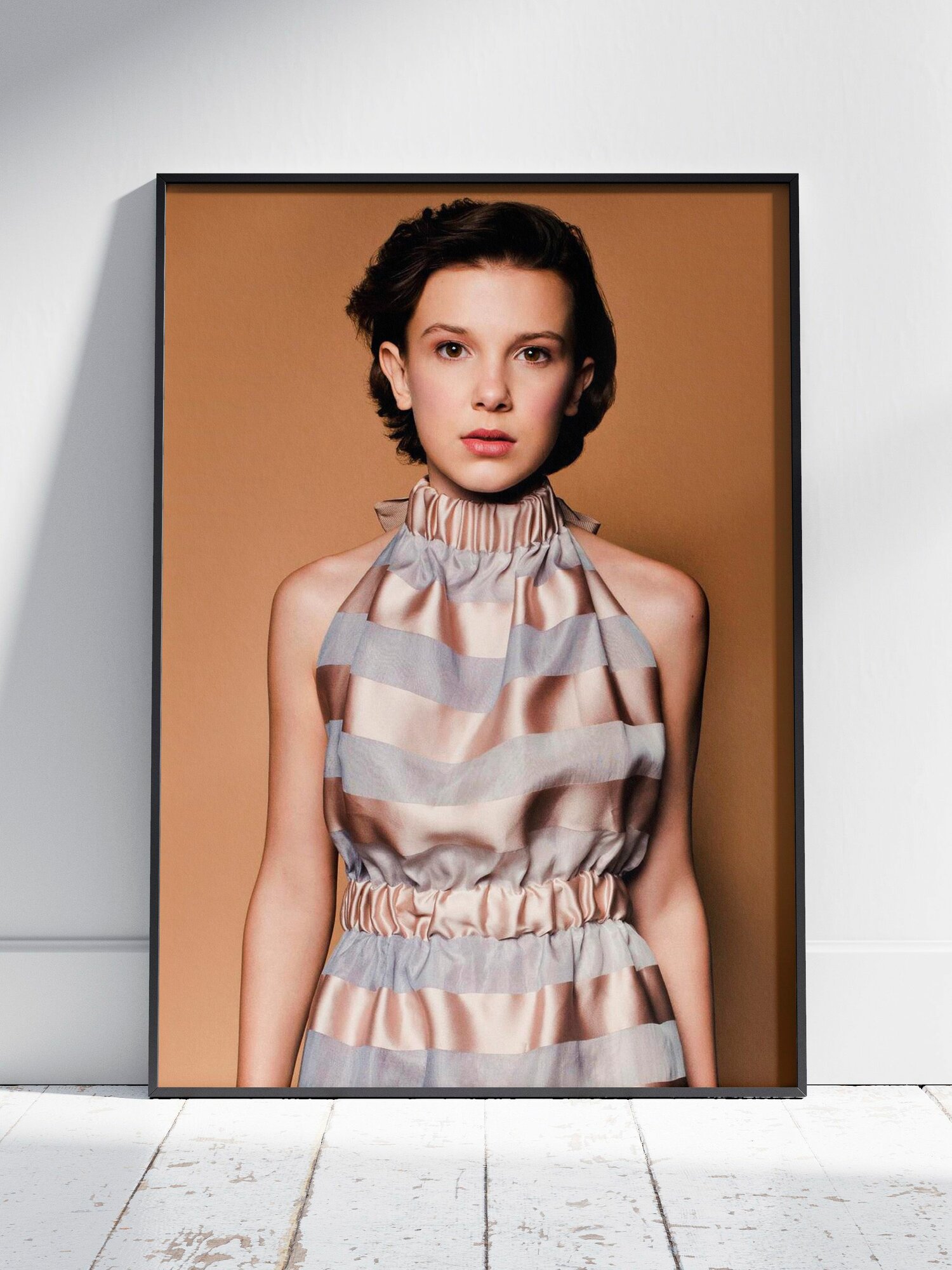 Плакат на стену для интерьера Милли Бобби Браун (Millie Bobby Brown 21) - Постер по актеру фильма, кино, сериала формата A4 (21x30 см)