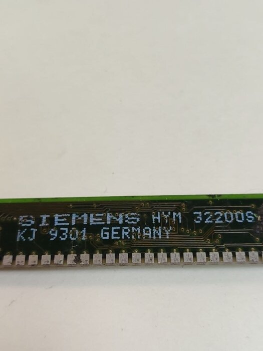 Оперативная память Siemens hyb511000nj-70 Germany