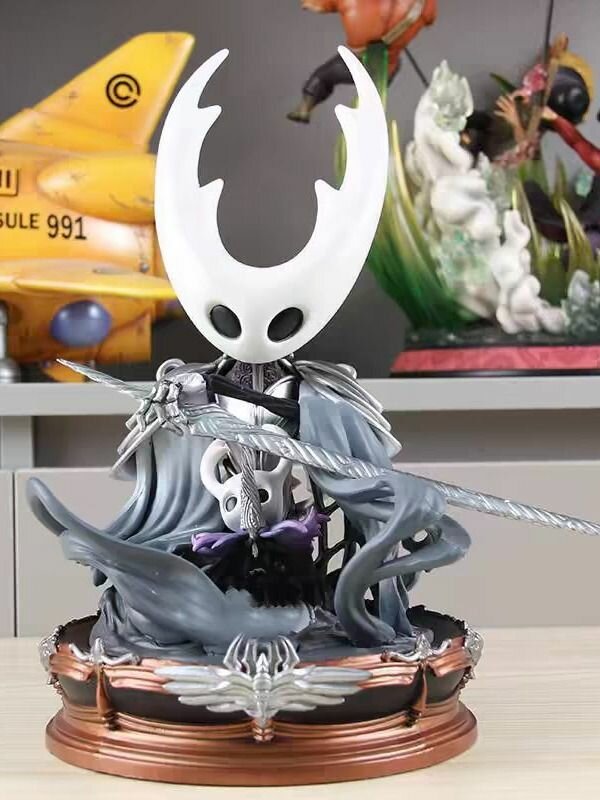 Фигурка Полый Рыцарь Бледный Король / Hollow knight, The Pale King (H26CM)