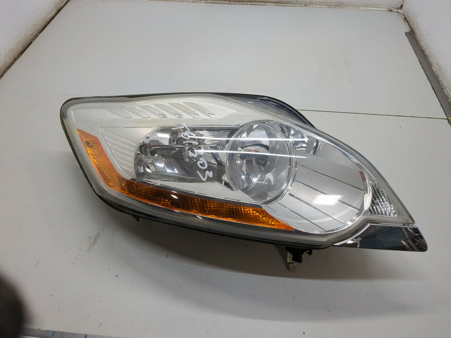 Фара (передняя) правая Ford Kuga Б/У