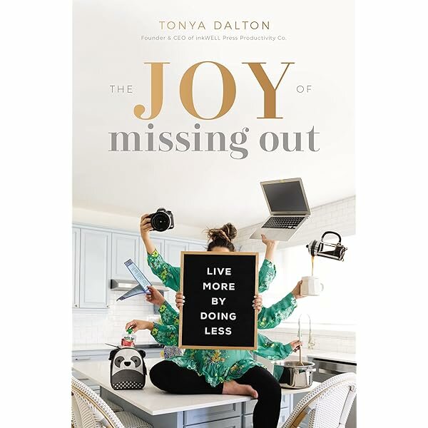 The Joy of Missing Out: Live More by Doing Less，Reprinted paperback book