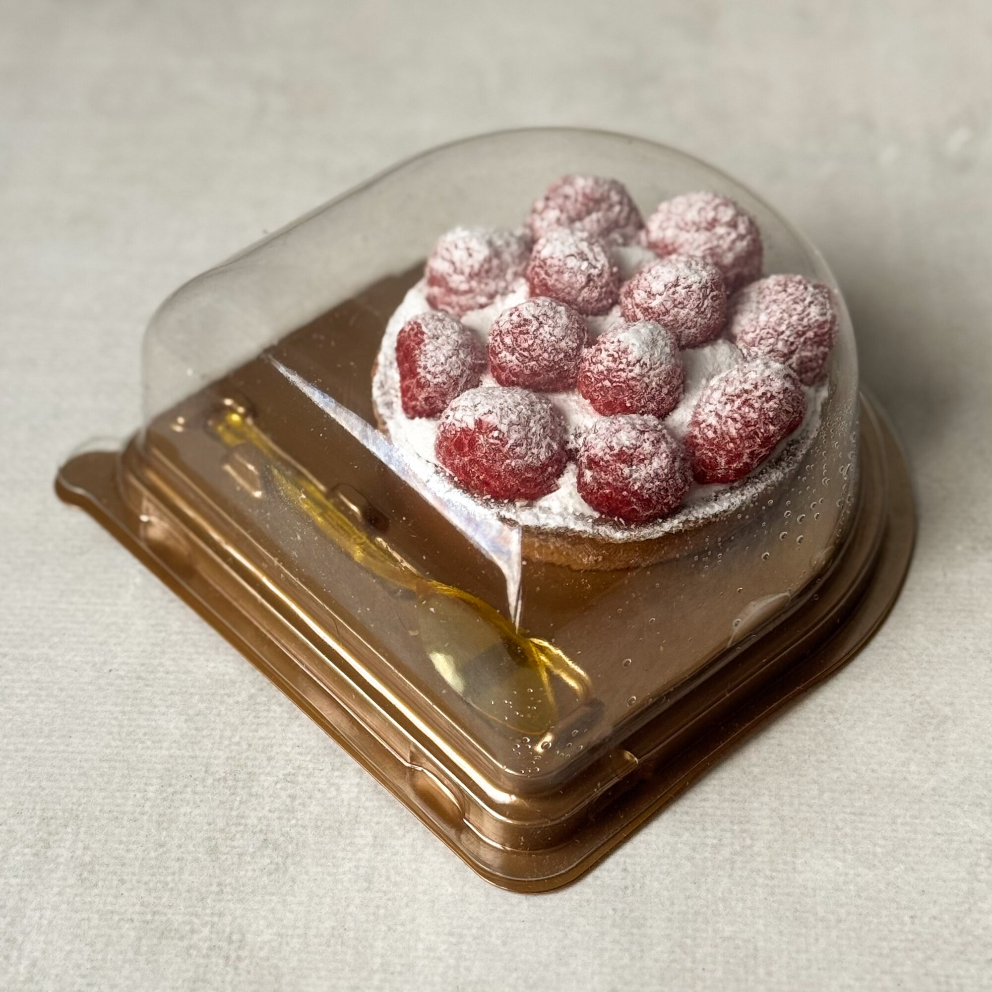 Тарталетка Dessert Fantasy, с малиной, в индивидуальной упаковке, с ложкой