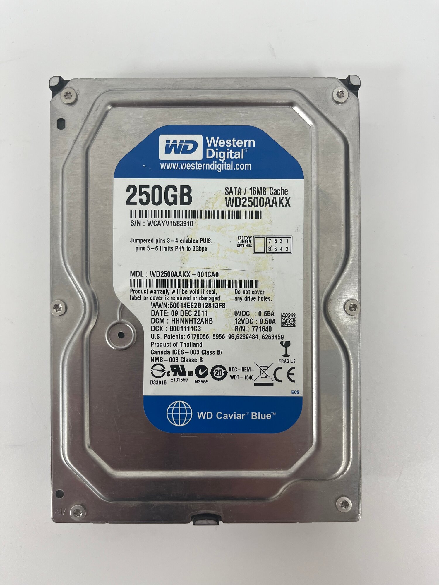 Внутренний жесткий диск Western Digital Caviar Blue объемом 250 ГБ (модель: WD2500AAKX)