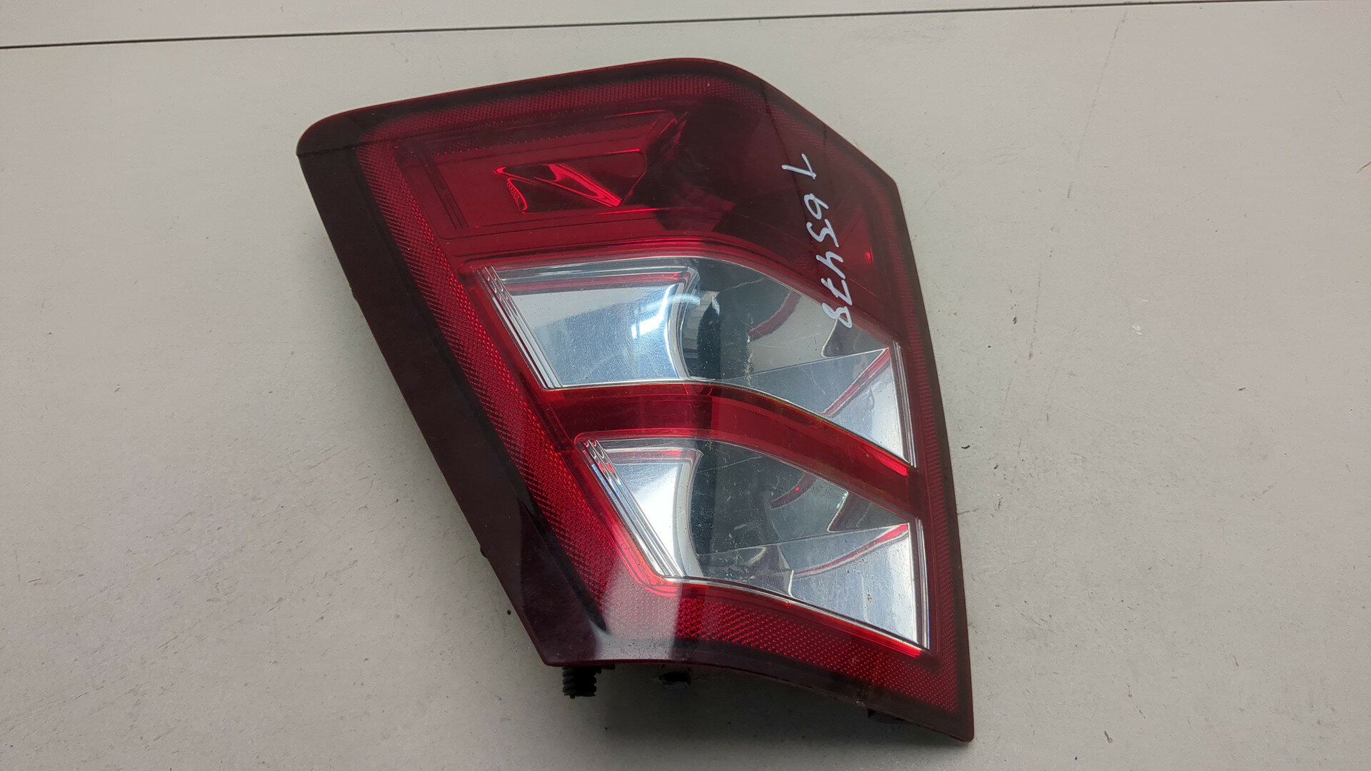 Фонарь (задний) левый Jeep Grand Cherokee Б/У