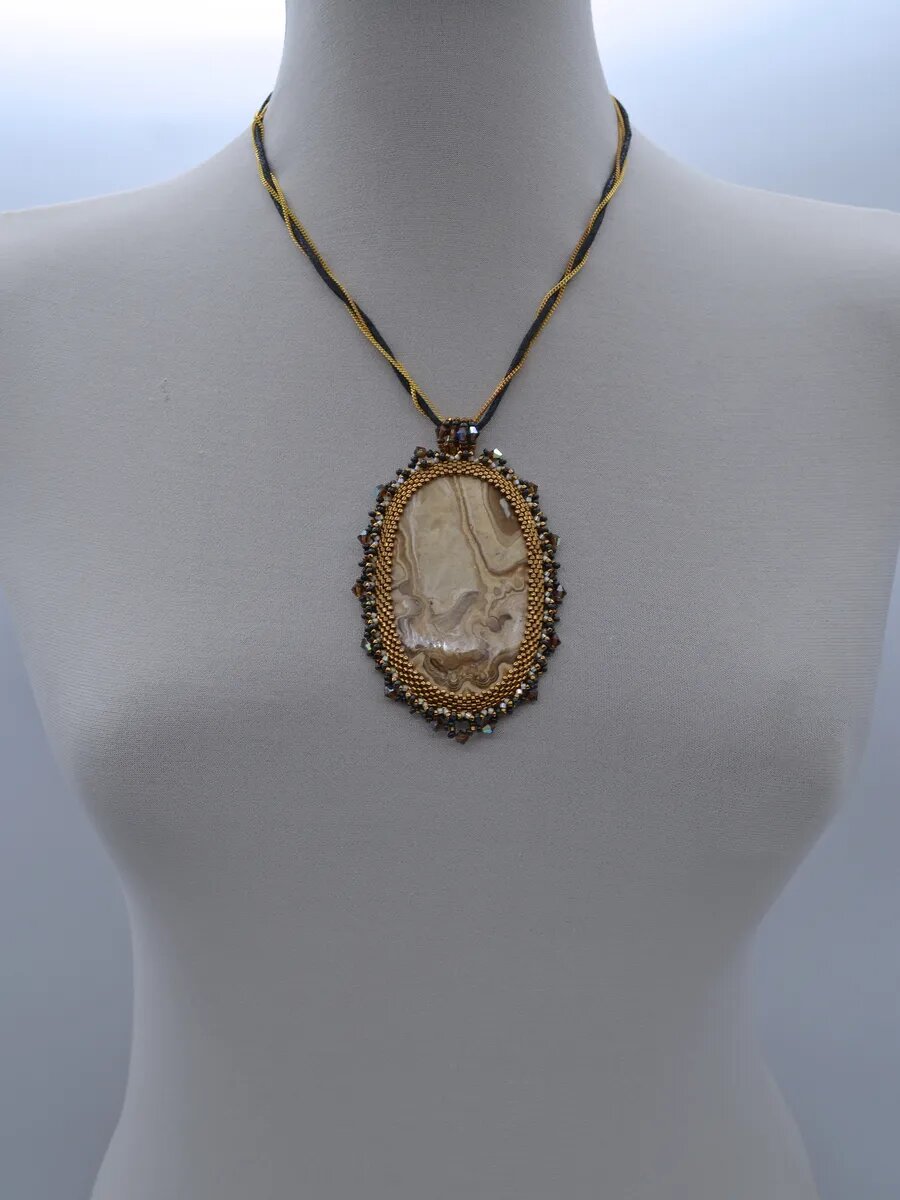 Колье, агат, кристаллы Swarovski