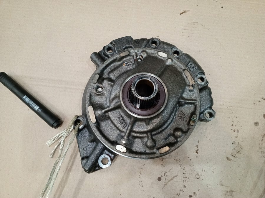 Насос масляный АКПП от Toyota Camry XV40 2006-2011