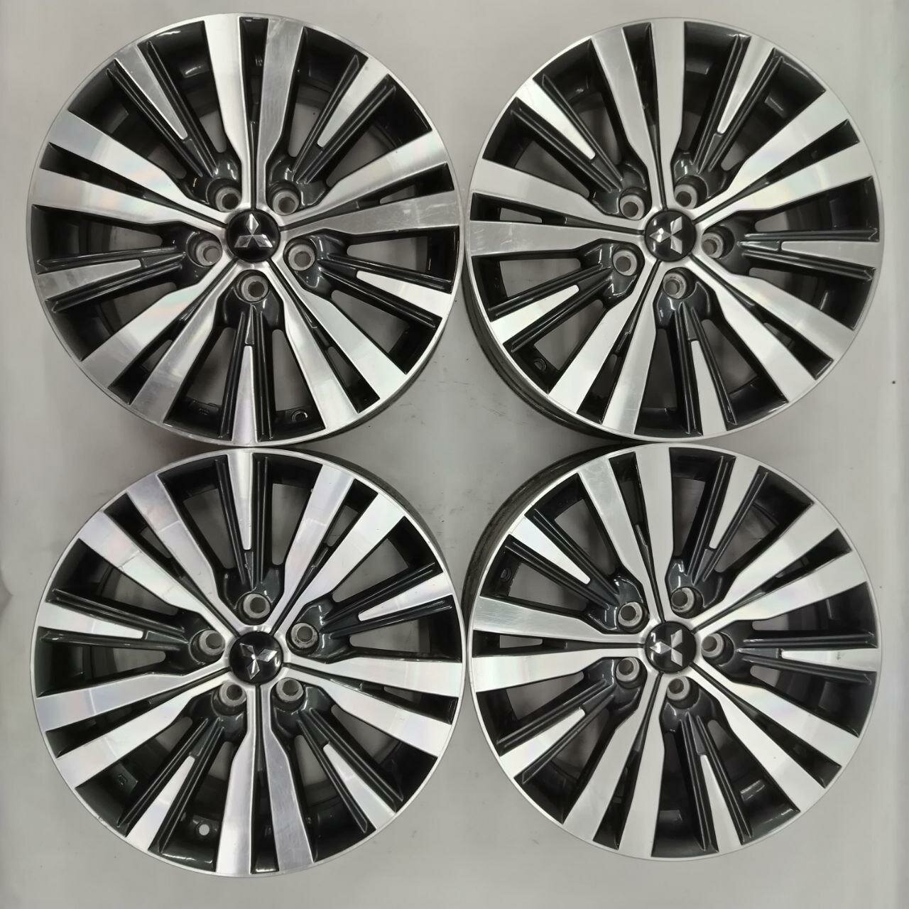 Колесные диски Mitsubishi 18x7 PCD 5x114.3 D67.1 ET38 (оригинал)