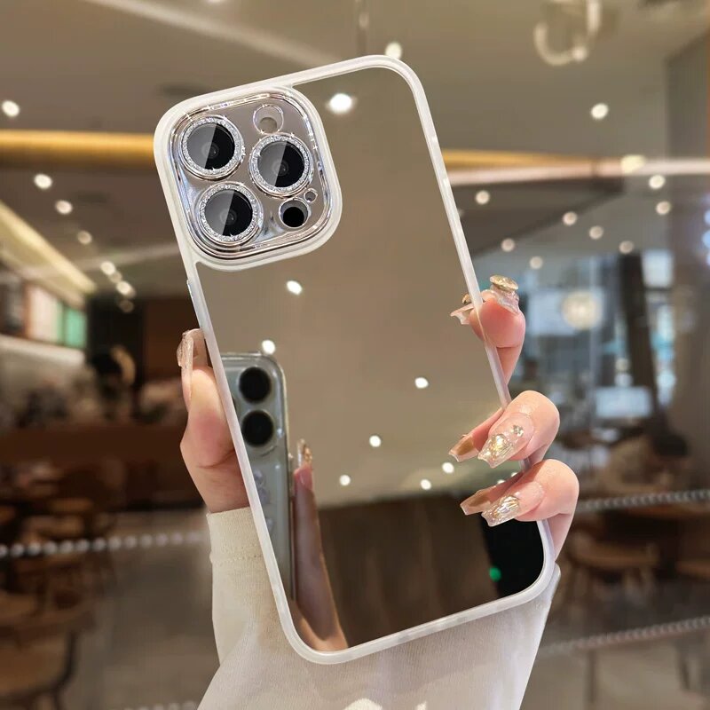 Премиум-чехол для iPhone 16 Pro серебристый с зеркалом и встроенной защитной пленкой для объектива