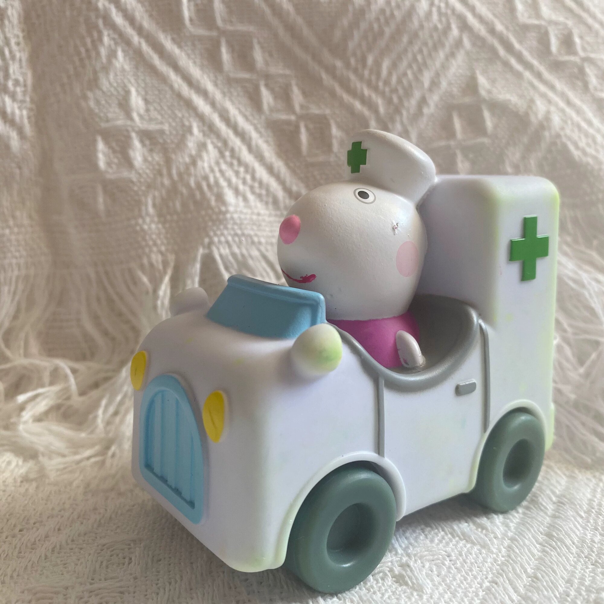 Игровой набор Super Pet Base Lebao Aibao Police Cute Pet Ledi Transforming Pack для детей, серия Super Wings, 9 сезон