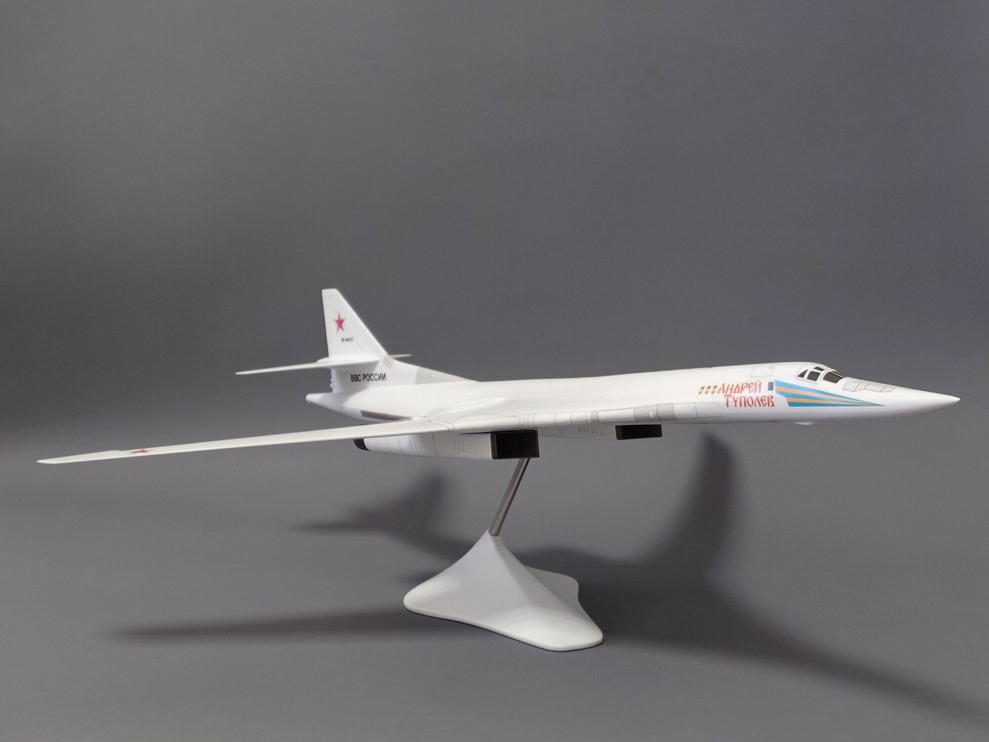 Самолет ТУ-160 (Андрей Туполев) (RU) [Готовая модель] (1:100) [RF-94111]